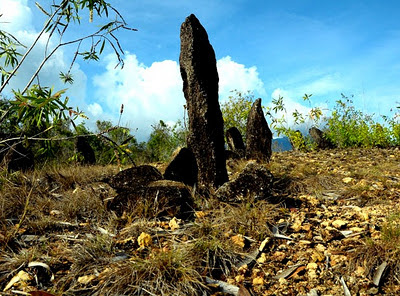 Megalithic Site-Doyo Lama – Trek-Papua