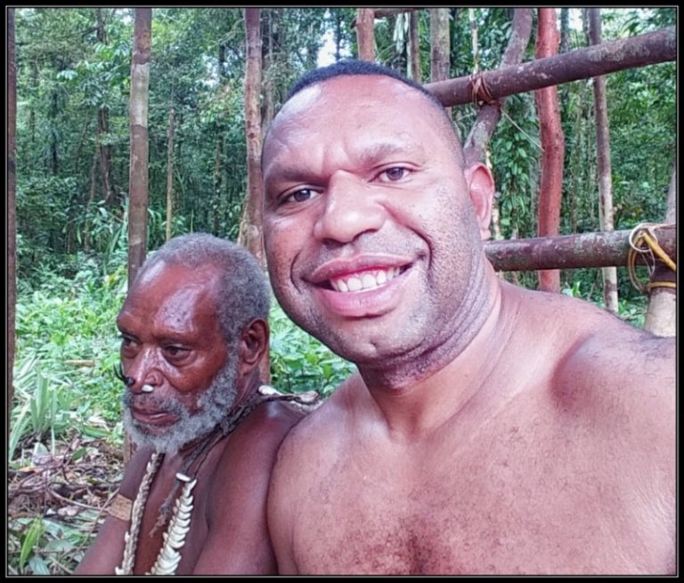 Indigenous Tribe, The Korowai – Trek-Papua